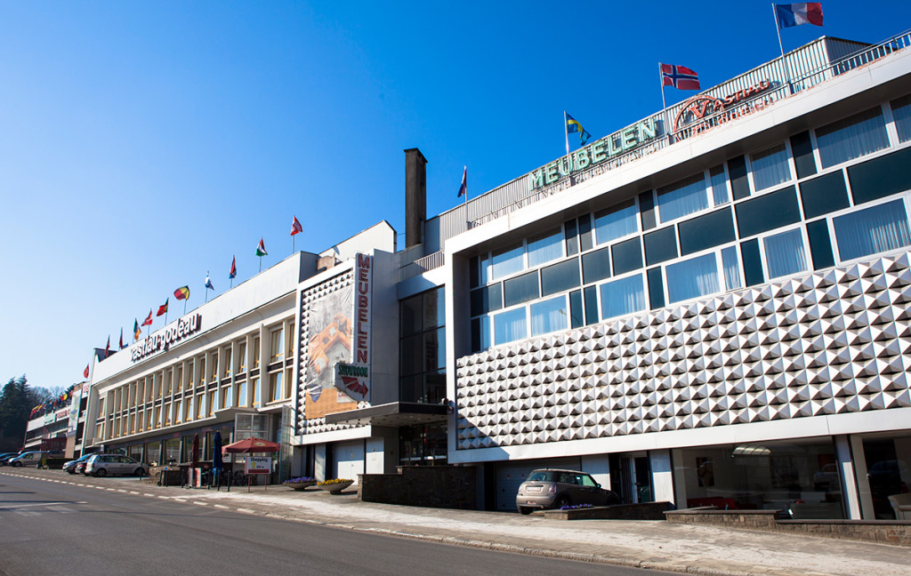 9. Venez nous rendre visite